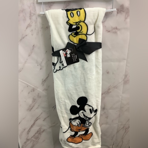 Disney | Bedding | Nwt Disney Mickey Mouse Throw | Poshmark